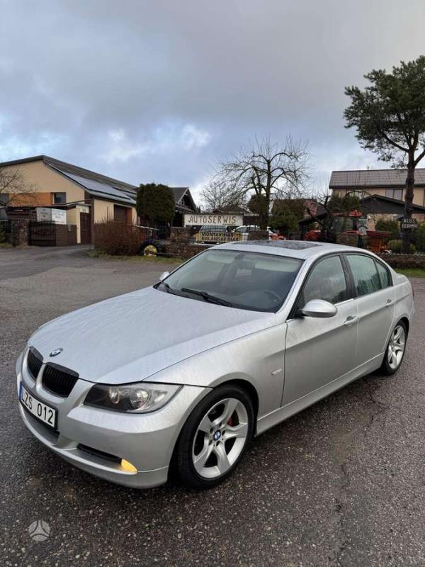 Grey BMW 320 2005 in Vilnius, with an engine capacity of 2.00 L and mileage of 379 thousand km for 3499 €, photo 1 on AUTOMOTO.COM.LV