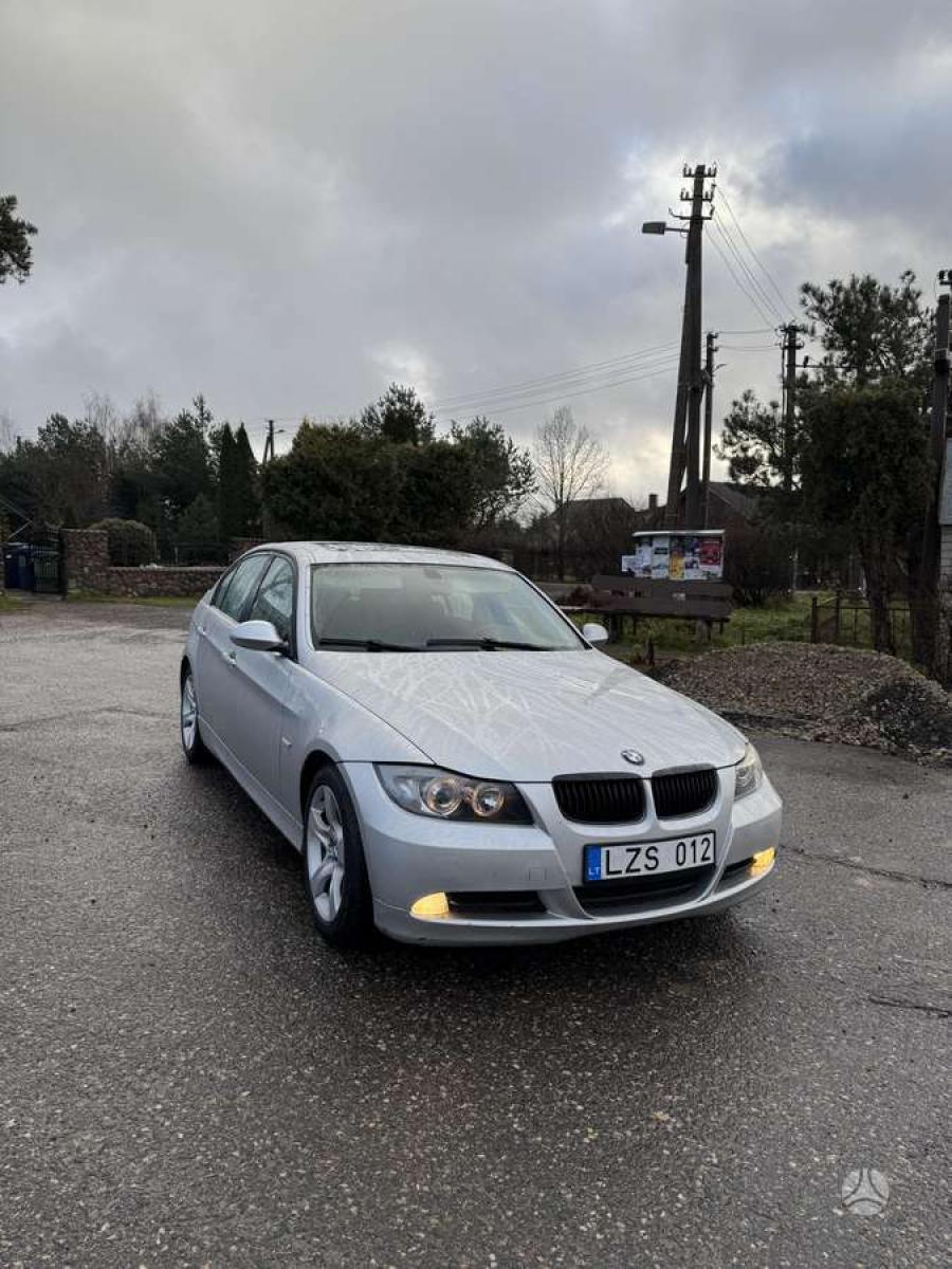 Pelēks BMW 320 2005 Viļņa, ar dzinēja tilpumu 2.00 L un nobraukumu 379 tūkst. km par 3499 €, foto 3 vietnē AUTOMOTO.COM.LV