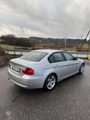 Pelēks BMW 320 2005 Viļņa, ar dzinēja tilpumu 2.00 L un nobraukumu 379 tūkst. km par 3499 €, foto 4 vietnē AUTOMOTO.COM.LV