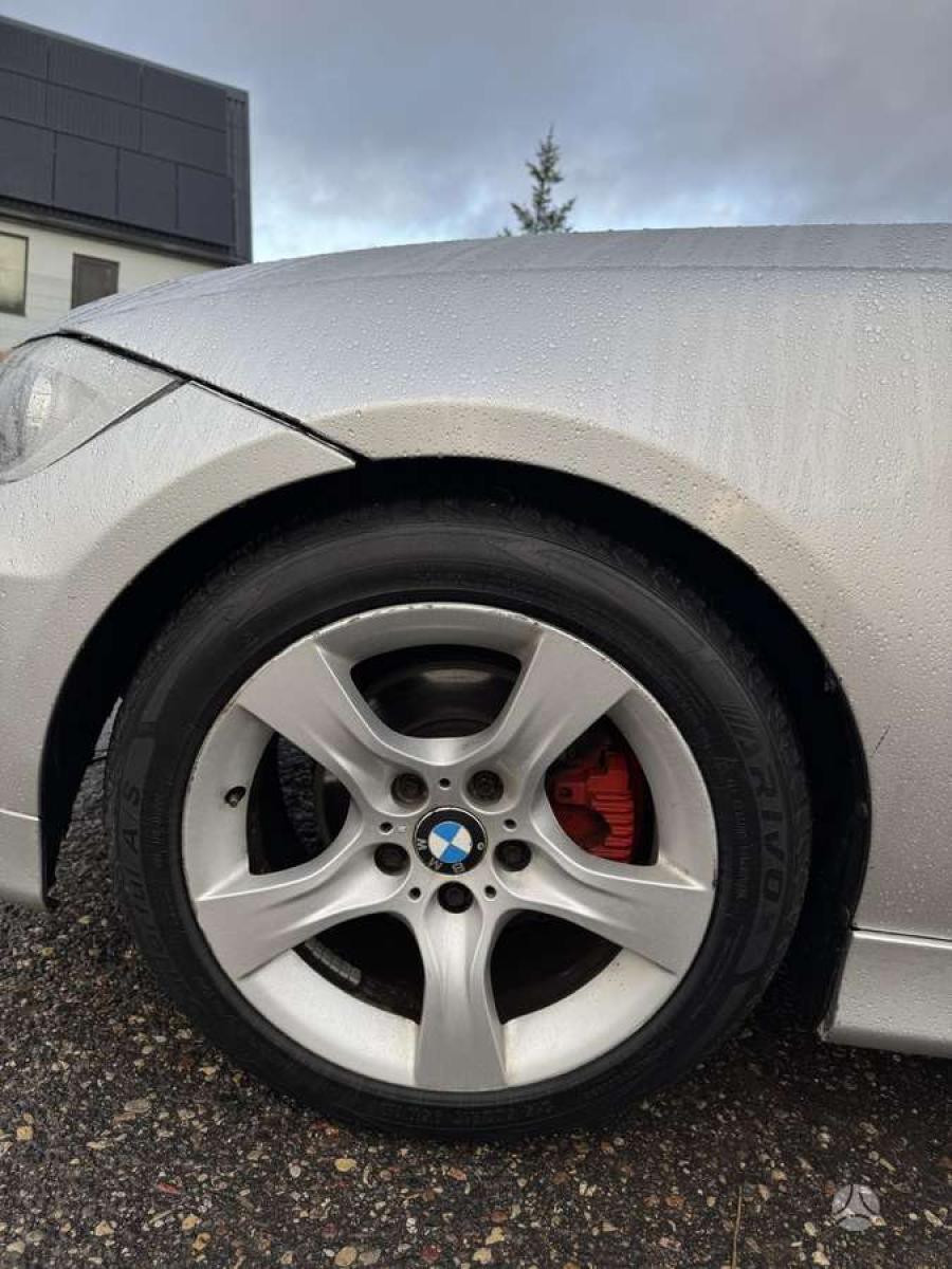 Pelēks BMW 320 2005 Viļņa, ar dzinēja tilpumu 2.00 L un nobraukumu 379 tūkst. km par 3499 €, foto 7 vietnē AUTOMOTO.COM.LV