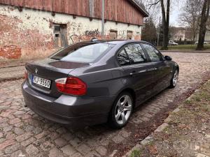 Pelēks BMW 320 2005 Liepāja, ar dzinēja tilpumu 2.00 L un nobraukumu 404 tūkst. km par 4400 €, foto 3 vietnē AUTOMOTO.COM.LV