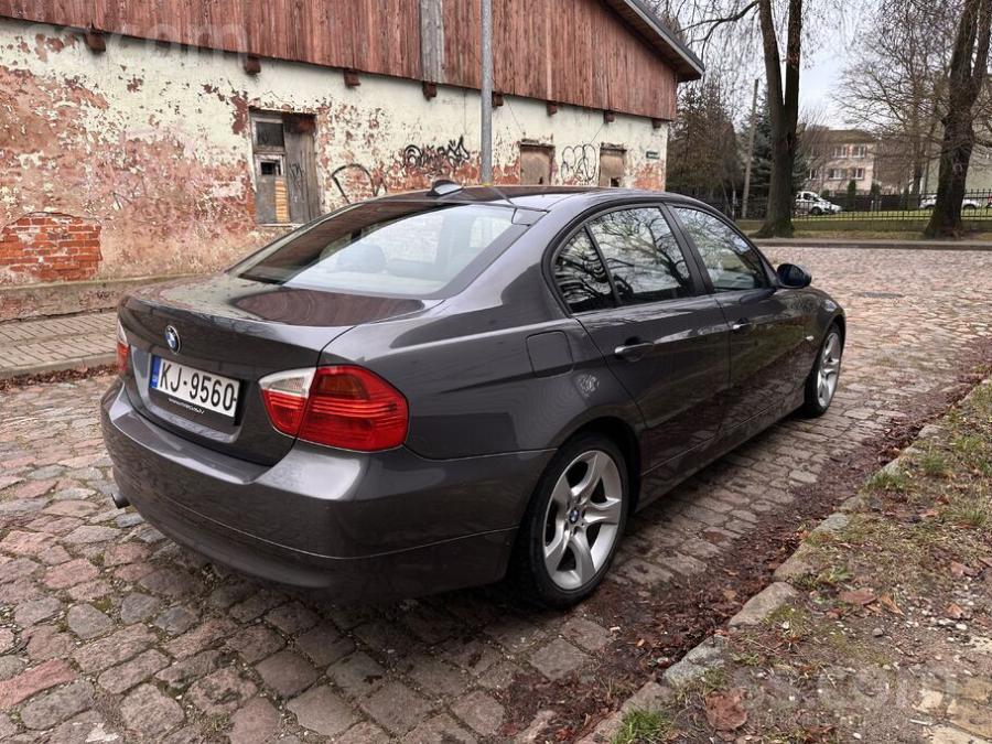 Pelēks BMW 320 2005 Liepāja, ar dzinēja tilpumu 2.00 L un nobraukumu 404 tūkst. km par 4400 €, foto 3 vietnē AUTOMOTO.COM.LV