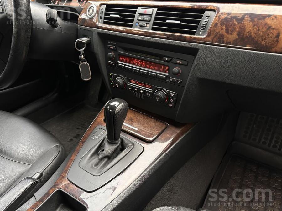 Pelēks BMW 320 2005 Liepāja, ar dzinēja tilpumu 2.00 L un nobraukumu 404 tūkst. km par 4400 €, foto 8 vietnē AUTOMOTO.COM.LV