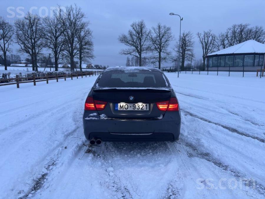 Grey BMW 320 2005 in Valmiera, with an engine capacity of 2.00 L and mileage of 333 thousand km for 3900 €, photo 4 on AUTOMOTO.COM.LV