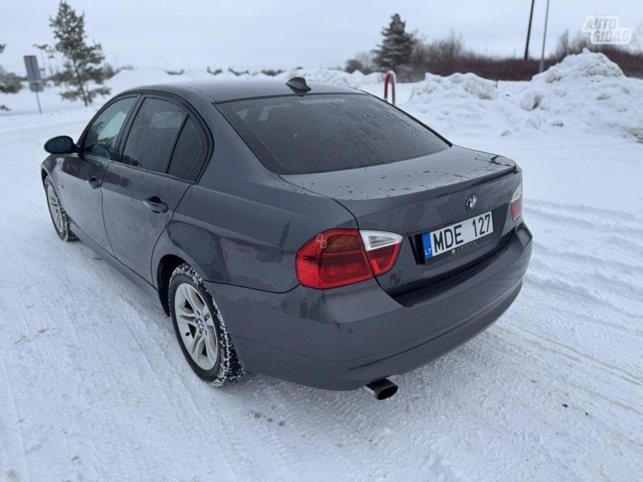 Grey BMW 320 2005 in Palanga, with an engine capacity of 2.00 L and mileage of 380 thousand km for 2650 €, photo 13 on AUTOMOTO.COM.LV