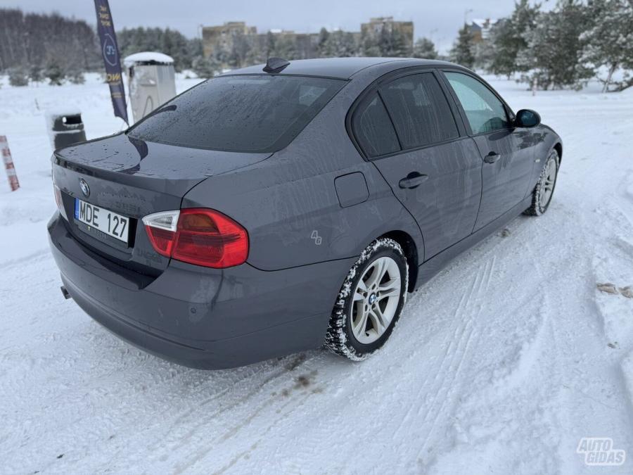 Grey BMW 320 2005 in Palanga, with an engine capacity of 2.00 L and mileage of 380 thousand km for 2650 €, photo 18 on AUTOMOTO.COM.LV