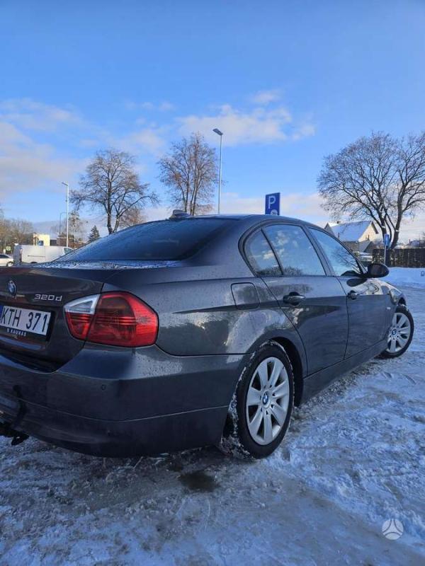 Pelēks BMW 320 2005 Kauņa, ar dzinēja tilpumu 2.00 L un nobraukumu 345 tūkst. km par 3750 €, foto 1 vietnē AUTOMOTO.COM.LV