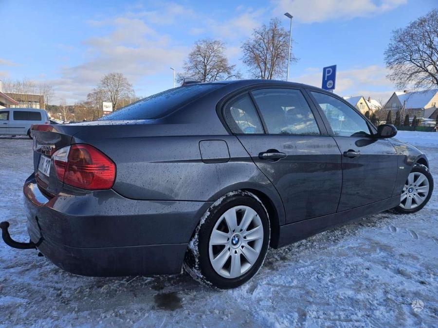 Pelēks BMW 320 2005 Kauņa, ar dzinēja tilpumu 2.00 L un nobraukumu 345 tūkst. km par 3750 €, foto 3 vietnē AUTOMOTO.COM.LV