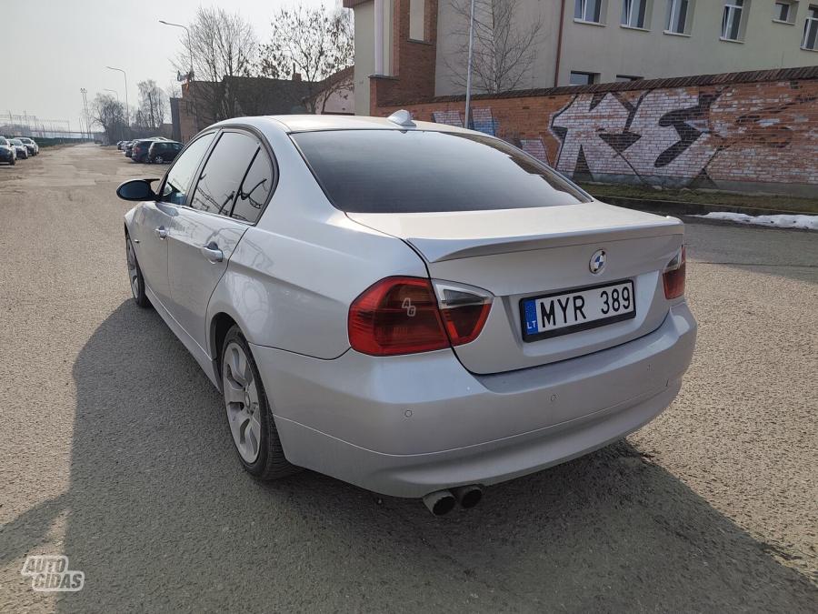 Pelēks BMW 320 2005 Šauļi, ar dzinēja tilpumu 2.00 L un nobraukumu 337 tūkst. km par 3400 €, foto 7 vietnē AUTOMOTO.COM.LV