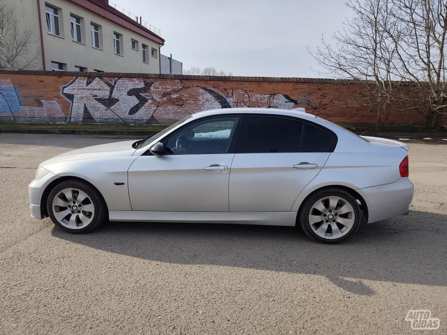 Pelēks BMW 320 2005 Šauļi, ar dzinēja tilpumu 2.00 L un nobraukumu 337 tūkst. km par 3400 €, foto 8 vietnē AUTOMOTO.COM.LV
