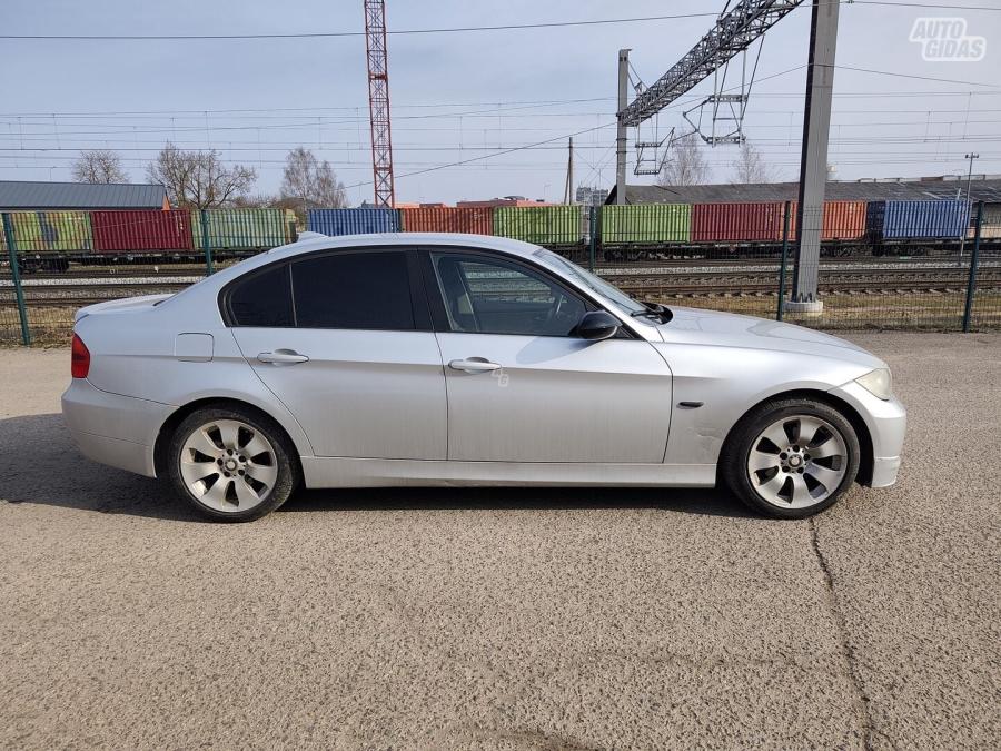 Pelēks BMW 320 2005 Šauļi, ar dzinēja tilpumu 2.00 L un nobraukumu 337 tūkst. km par 3400 €, foto 9 vietnē AUTOMOTO.COM.LV