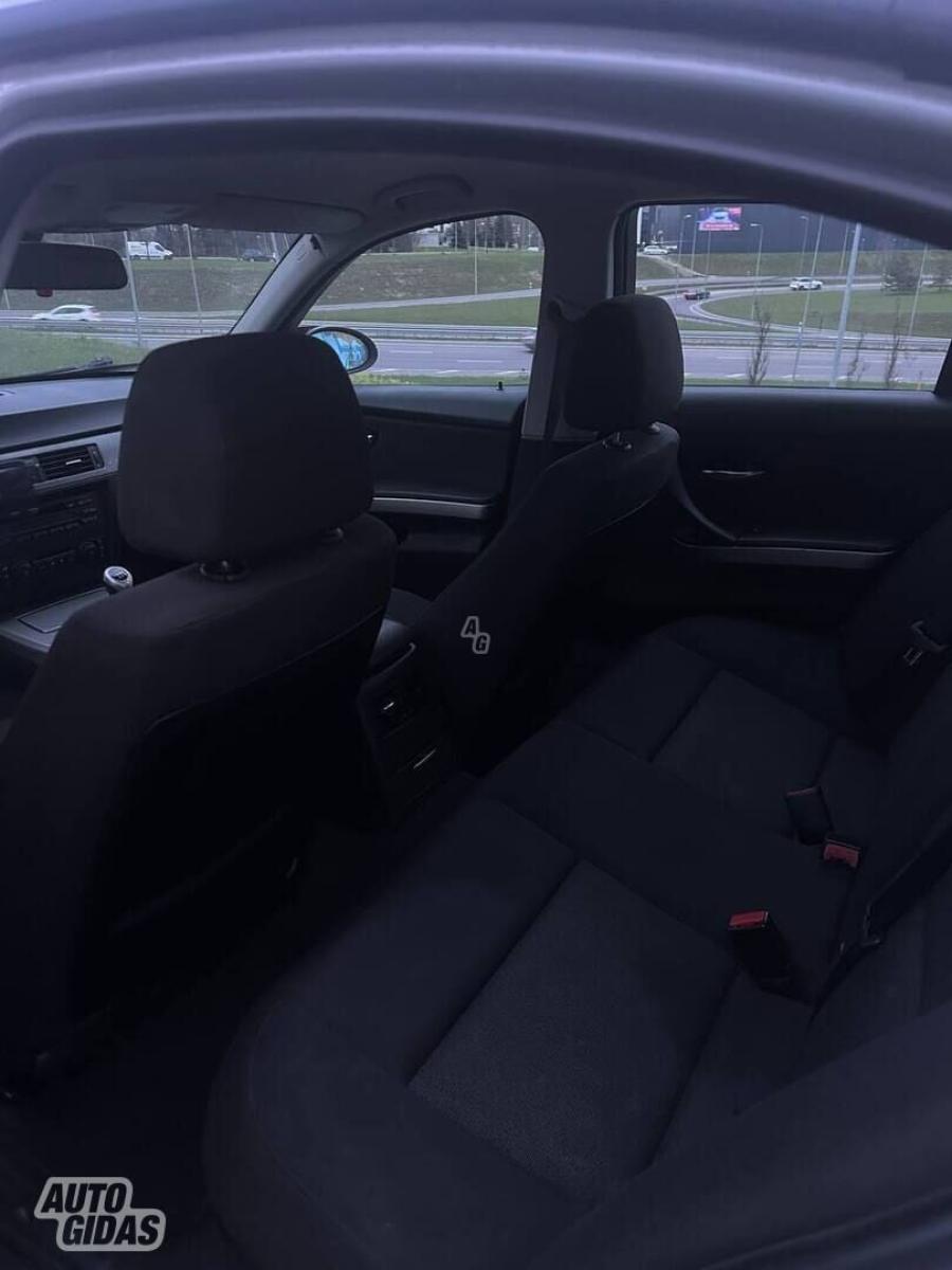 Pelēks BMW 320 2005 Viļņa, ar dzinēja tilpumu 2.00 L un nobraukumu 370 tūkst. km par 2200 €, foto 8 vietnē AUTOMOTO.COM.LV