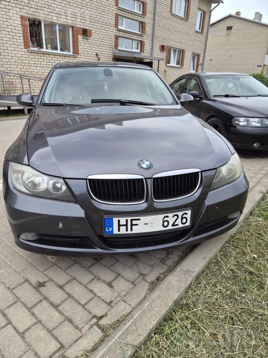 Grey BMW 320 2005 in Saldus, with an engine capacity of 2.00 L and mileage of 500 thousand km for 2300 €, photo 1 on AUTOMOTO.COM.LV