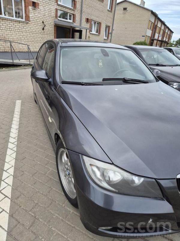 Grey BMW 320 2005 in Saldus, with an engine capacity of 2.00 L and mileage of 500 thousand km for 2300 €, photo 3 on AUTOMOTO.COM.LV