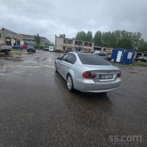 Grey BMW 320 2005 in Riga, with an engine capacity of 2.00 L and mileage of 348 thousand km for 2000 €, photo 4 on AUTOMOTO.COM.LV