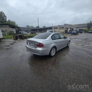 Grey BMW 320 2005 in Riga, with an engine capacity of 2.00 L and mileage of 348 thousand km for 2000 €, photo 5 on AUTOMOTO.COM.LV