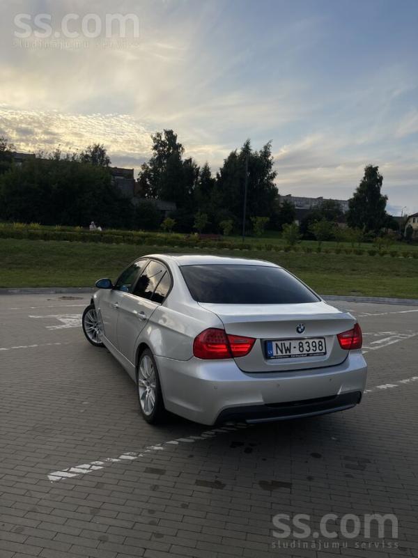 BMW 320 2005 Rēzekne vietnē Pelēks BMW 320 2005 Rēzekne, ar dzinēja tilpumu 2.00 L un nobraukumu 400 tūkst. km par 4450 €, foto 4 vietnē AUTOMOTO.COM.LV