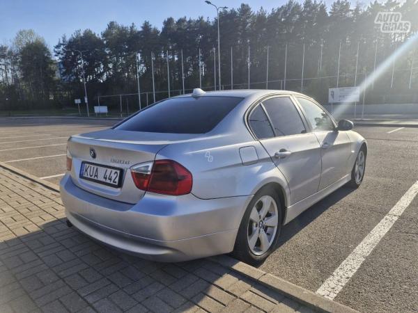Pelēks BMW 320 2005 Viļņa, ar dzinēja tilpumu 2.00 L un nobraukumu 330 tūkst. km par 3400 €, foto 1 vietnē AUTOMOTO.COM.LV