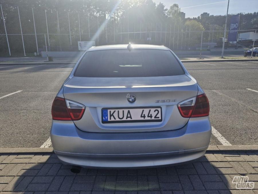 Grey BMW 320 2005 in Vilnius, with an engine capacity of 2.00 L and mileage of 330 thousand km for 3400 €, photo 3 on AUTOMOTO.COM.LV