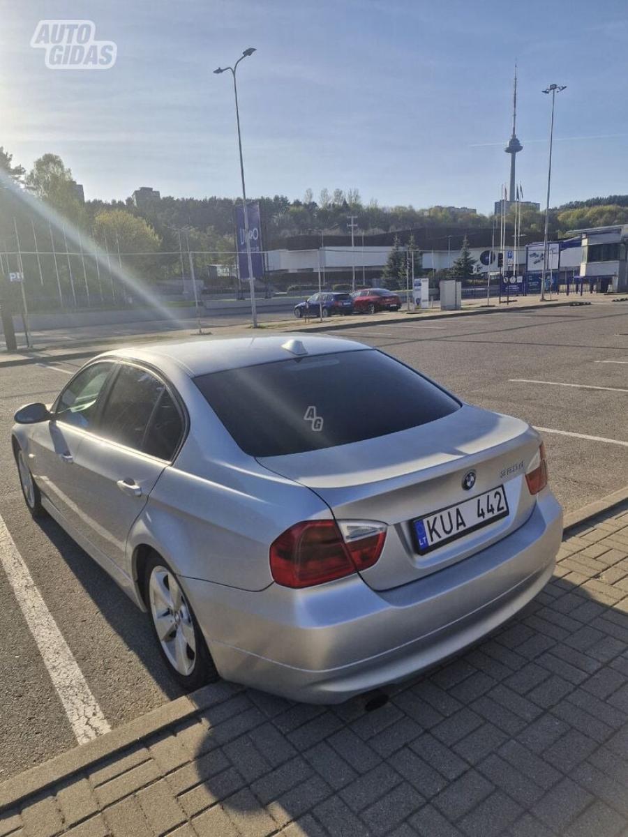 Grey BMW 320 2005 in Vilnius, with an engine capacity of 2.00 L and mileage of 330 thousand km for 3400 €, photo 4 on AUTOMOTO.COM.LV