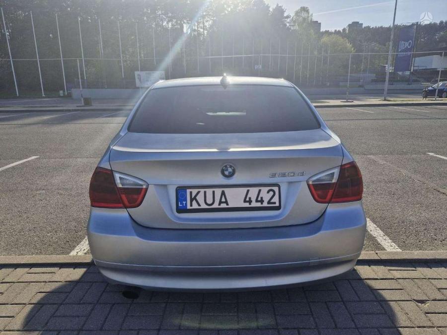 Pelēks BMW 320 2005 Viļņa, ar dzinēja tilpumu 2.00 L un nobraukumu 330 tūkst. km par 3400 €, foto 3 vietnē AUTOMOTO.COM.LV