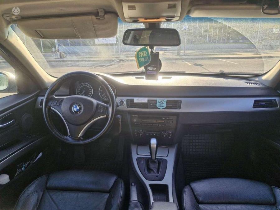 Pelēks BMW 320 2005 Viļņa, ar dzinēja tilpumu 2.00 L un nobraukumu 330 tūkst. km par 3400 €, foto 9 vietnē AUTOMOTO.COM.LV