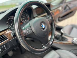 Grey BMW 320 2005 in Riga, with an engine capacity of 2.00 L and mileage of 321 thousand km for 5200 €, photo 10 on AUTOMOTO.COM.LV