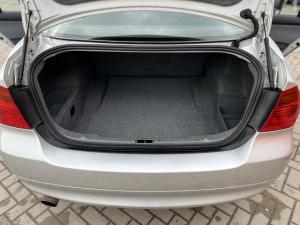 Grey BMW 320 2005 in Riga, with an engine capacity of 2.00 L and mileage of 321 thousand km for 5200 €, photo 28 on AUTOMOTO.COM.LV