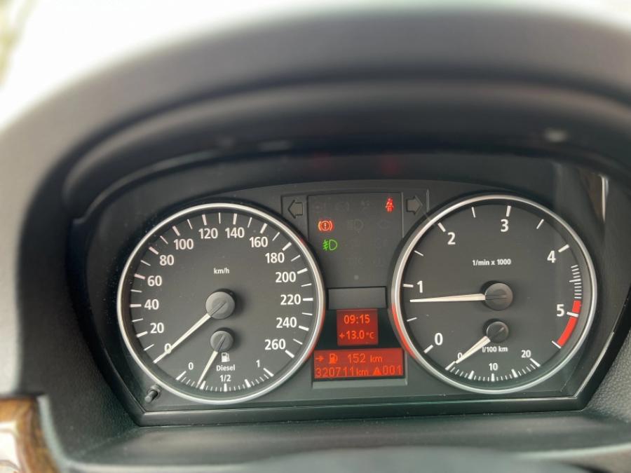 Grey BMW 320 2005 in Riga, with an engine capacity of 2.00 L and mileage of 321 thousand km for 5200 €, photo 59 on AUTOMOTO.COM.LV