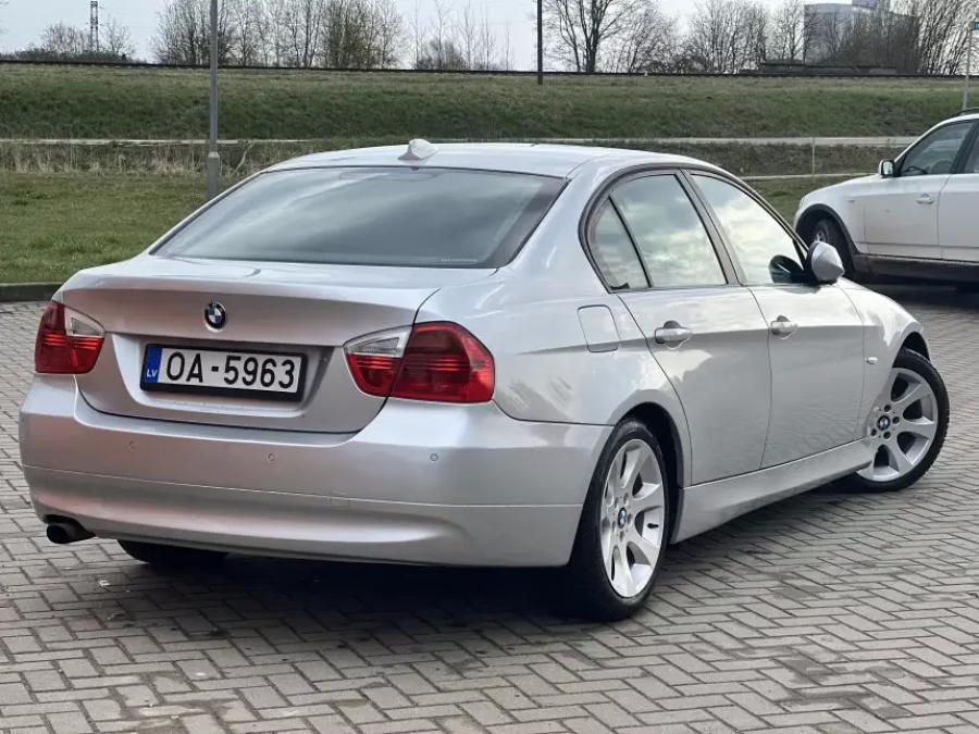 Pelēks BMW 320 2005 Jēkabpils, ar dzinēja tilpumu 2.00 L un nobraukumu 321 tūkst. km par 5200 €, foto 3 vietnē AUTOMOTO.COM.LV