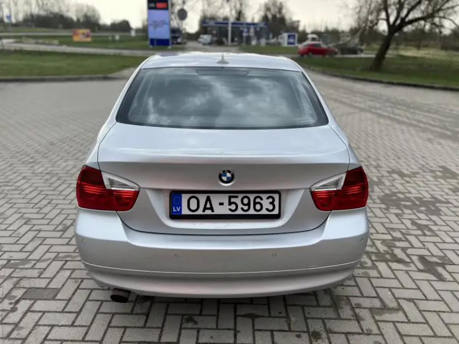 Pelēks BMW 320 2005 Jēkabpils, ar dzinēja tilpumu 2.00 L un nobraukumu 321 tūkst. km par 5200 €, foto 10 vietnē AUTOMOTO.COM.LV