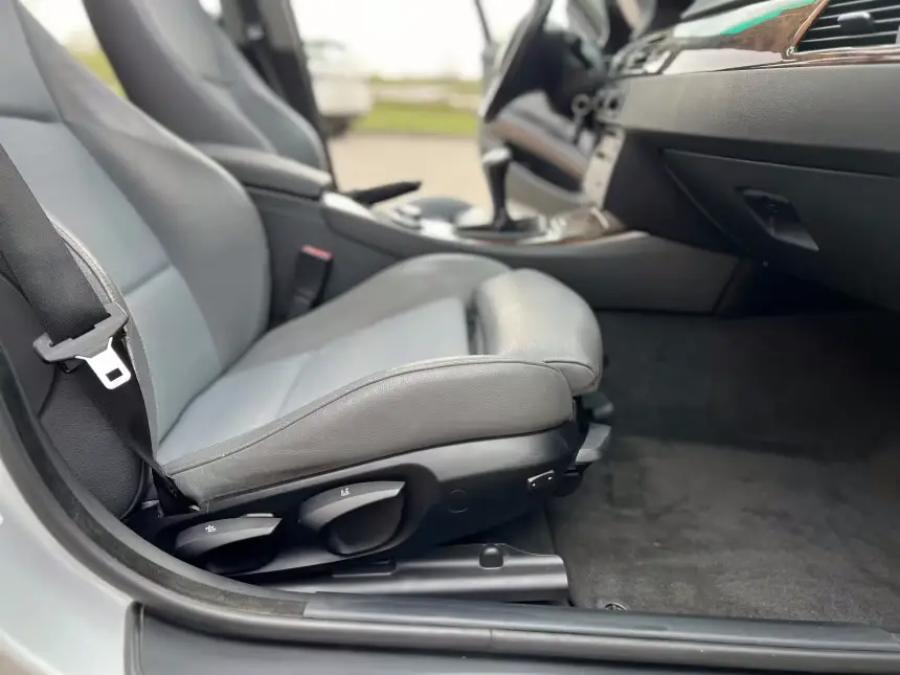 Pelēks BMW 320 2005 Jēkabpils, ar dzinēja tilpumu 2.00 L un nobraukumu 321 tūkst. km par 5200 €, foto 21 vietnē AUTOMOTO.COM.LV