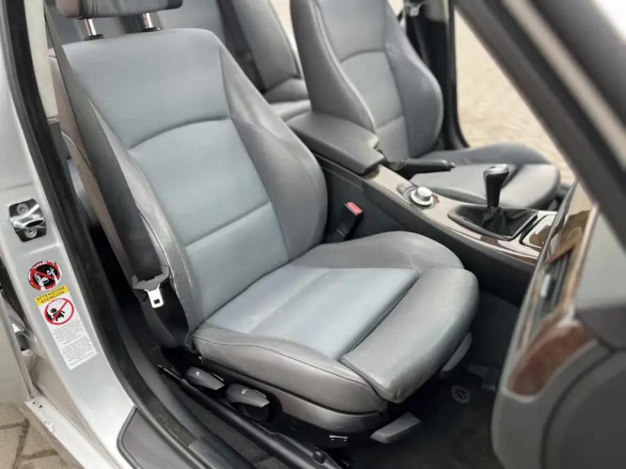 Pelēks BMW 320 2005 Jēkabpils, ar dzinēja tilpumu 2.00 L un nobraukumu 321 tūkst. km par 5200 €, foto 22 vietnē AUTOMOTO.COM.LV