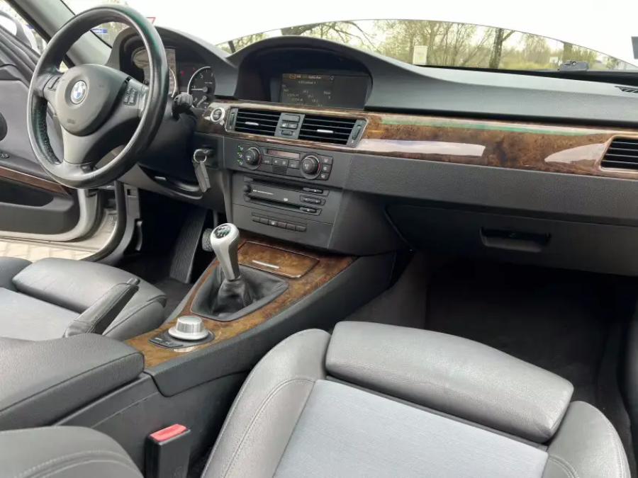 Pelēks BMW 320 2005 Jēkabpils, ar dzinēja tilpumu 2.00 L un nobraukumu 321 tūkst. km par 5200 €, foto 23 vietnē AUTOMOTO.COM.LV