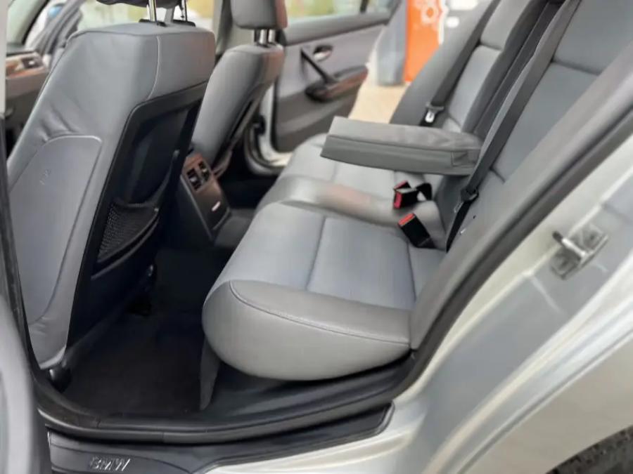 Pelēks BMW 320 2005 Jēkabpils, ar dzinēja tilpumu 2.00 L un nobraukumu 321 tūkst. km par 5200 €, foto 25 vietnē AUTOMOTO.COM.LV