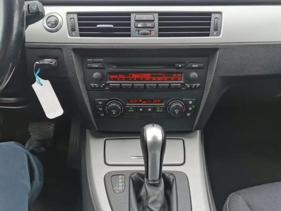 Grey BMW 320 2005 in Kuldiga, with an engine capacity of 2.00 L and mileage of 249 thousand km for 4200 €, photo 8 on AUTOMOTO.COM.LV