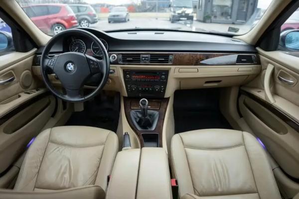 Grey BMW 320 2005 in Liepaja, with an engine capacity of 2.00 L and mileage of 155 thousand km for 4500 €, photo 7 on AUTOMOTO.COM.LV