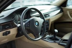 Grey BMW 320 2005 in Liepaja, with an engine capacity of 2.00 L and mileage of 155 thousand km for 4500 €, photo 14 on AUTOMOTO.COM.LV