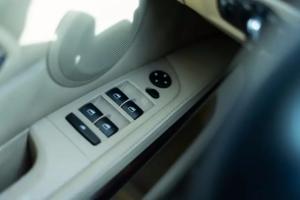 Grey BMW 320 2005 in Liepaja, with an engine capacity of 2.00 L and mileage of 155 thousand km for 4500 €, photo 20 on AUTOMOTO.COM.LV