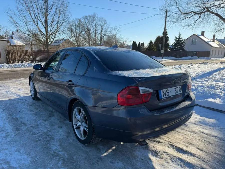 Pelēks BMW 320 2005 Ventspils, ar dzinēja tilpumu 2.00 L un nobraukumu 350 tūkst. km par 2990 €, foto 5 vietnē AUTOMOTO.COM.LV
