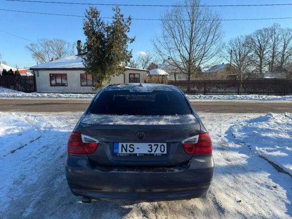 Серый БМВ 320 2005 в Вентспилс, объемом двигателя 2.00 л и пробегом 350 тыс. км за 2990 €, фото 5 на AUTOMOTO.COM.LV