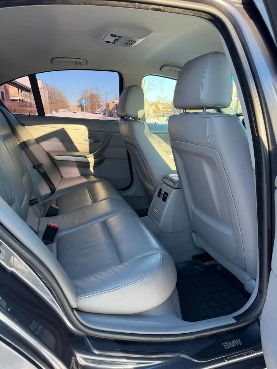 Pelēks BMW 320 2005 Ventspils, ar dzinēja tilpumu 2.00 L un nobraukumu 350 tūkst. km par 2990 €, foto 12 vietnē AUTOMOTO.COM.LV