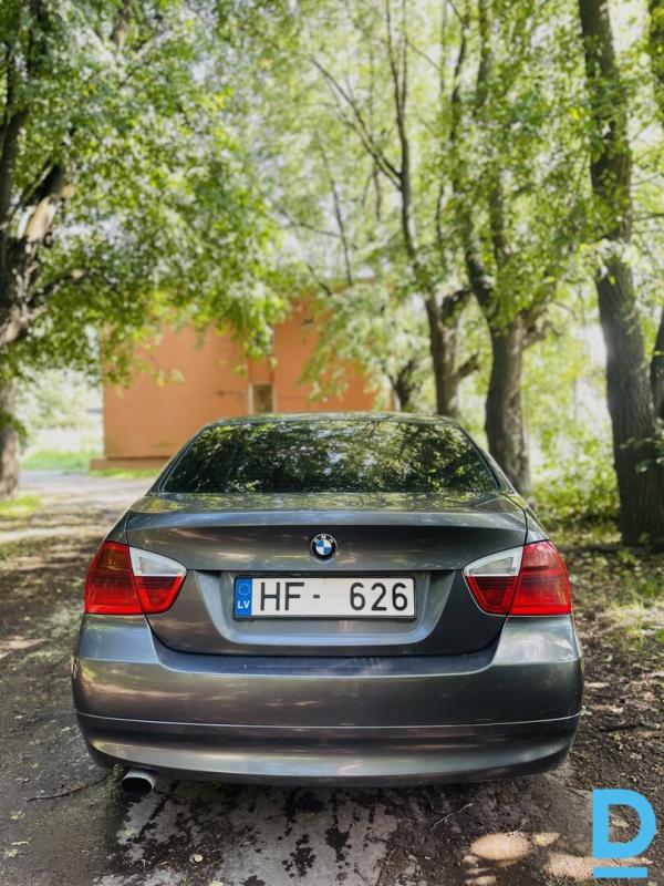 Grey BMW 320 2005 in Riga, with an engine capacity of 2.00 L and mileage of 322 thousand km for 3150 €, photo 3 on AUTOMOTO.COM.LV