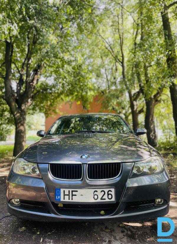 Grey BMW 320 2005 in Riga, with an engine capacity of 2.00 L and mileage of 322 thousand km for 3150 €, photo 4 on AUTOMOTO.COM.LV