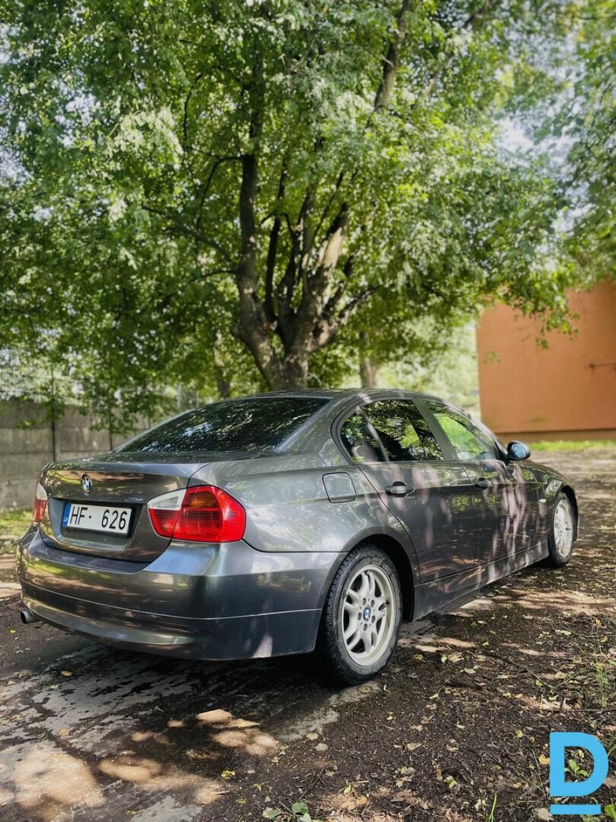 Grey BMW 320 2005 in Riga, with an engine capacity of 2.00 L and mileage of 322 thousand km for 3150 €, photo 6 on AUTOMOTO.COM.LV