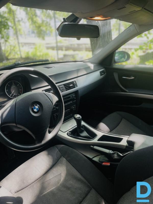 Grey BMW 320 2005 in Riga, with an engine capacity of 2.00 L and mileage of 322 thousand km for 3150 €, photo 7 on AUTOMOTO.COM.LV