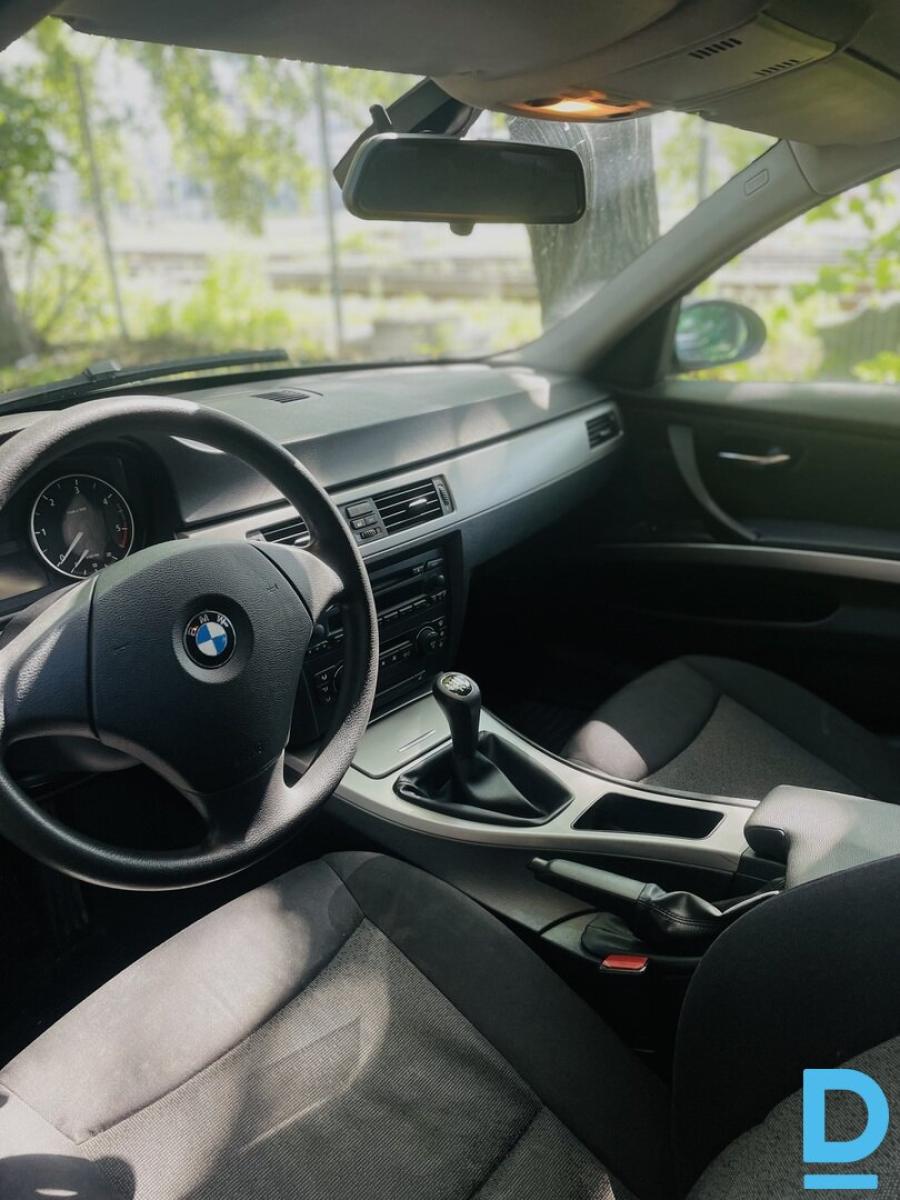 Grey BMW 320 2005 in Riga, with an engine capacity of 2.00 L and mileage of 322 thousand km for 3150 €, photo 8 on AUTOMOTO.COM.LV