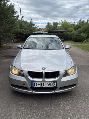 Pelēks BMW 320 2005 Panevēža, ar dzinēja tilpumu 2.00 L un nobraukumu 395 tūkst. km par 1800 €, foto 3 vietnē AUTOMOTO.COM.LV