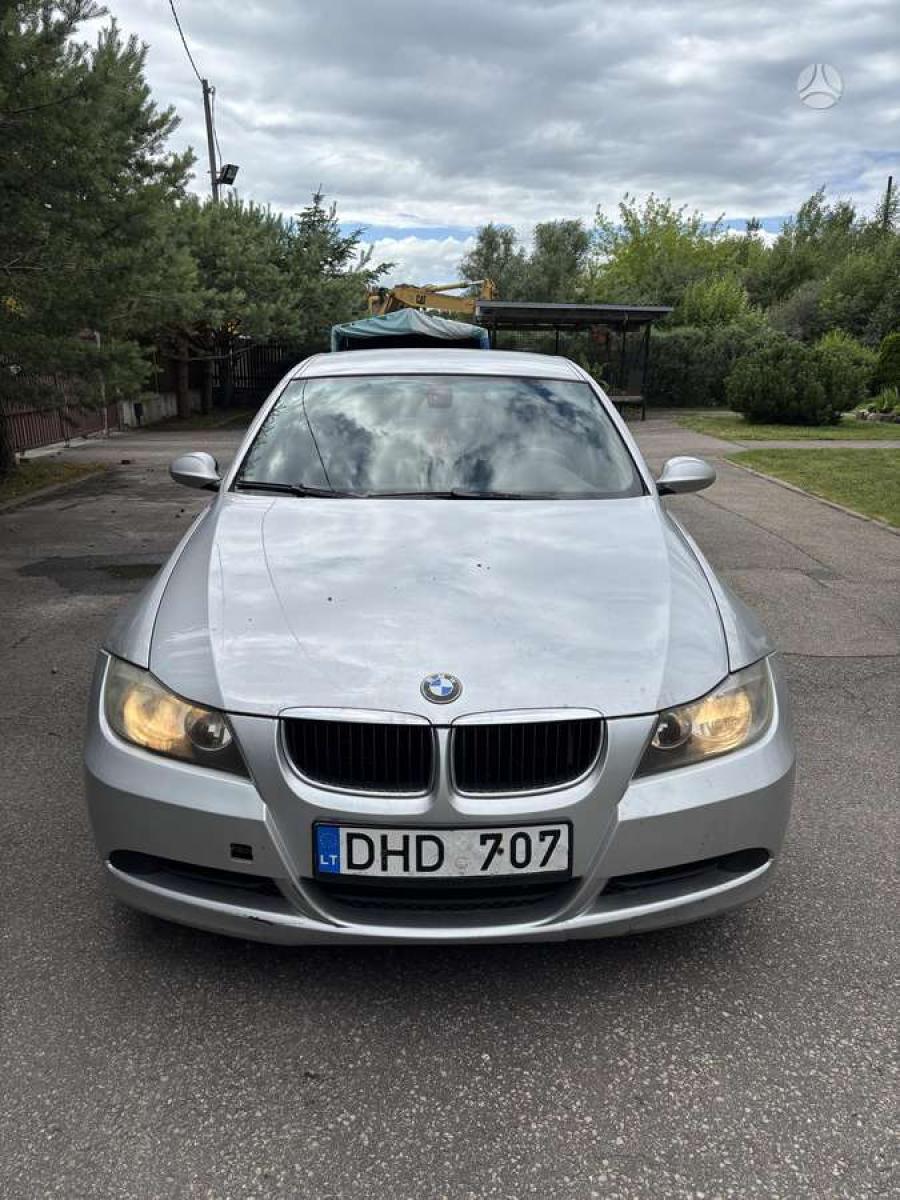 Pelēks BMW 320 2005 Panevēža, ar dzinēja tilpumu 2.00 L un nobraukumu 395 tūkst. km par 1800 €, foto 3 vietnē AUTOMOTO.COM.LV