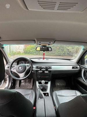 Pelēks BMW 320 2005 Panevēža, ar dzinēja tilpumu 2.00 L un nobraukumu 395 tūkst. km par 1800 €, foto 9 vietnē AUTOMOTO.COM.LV